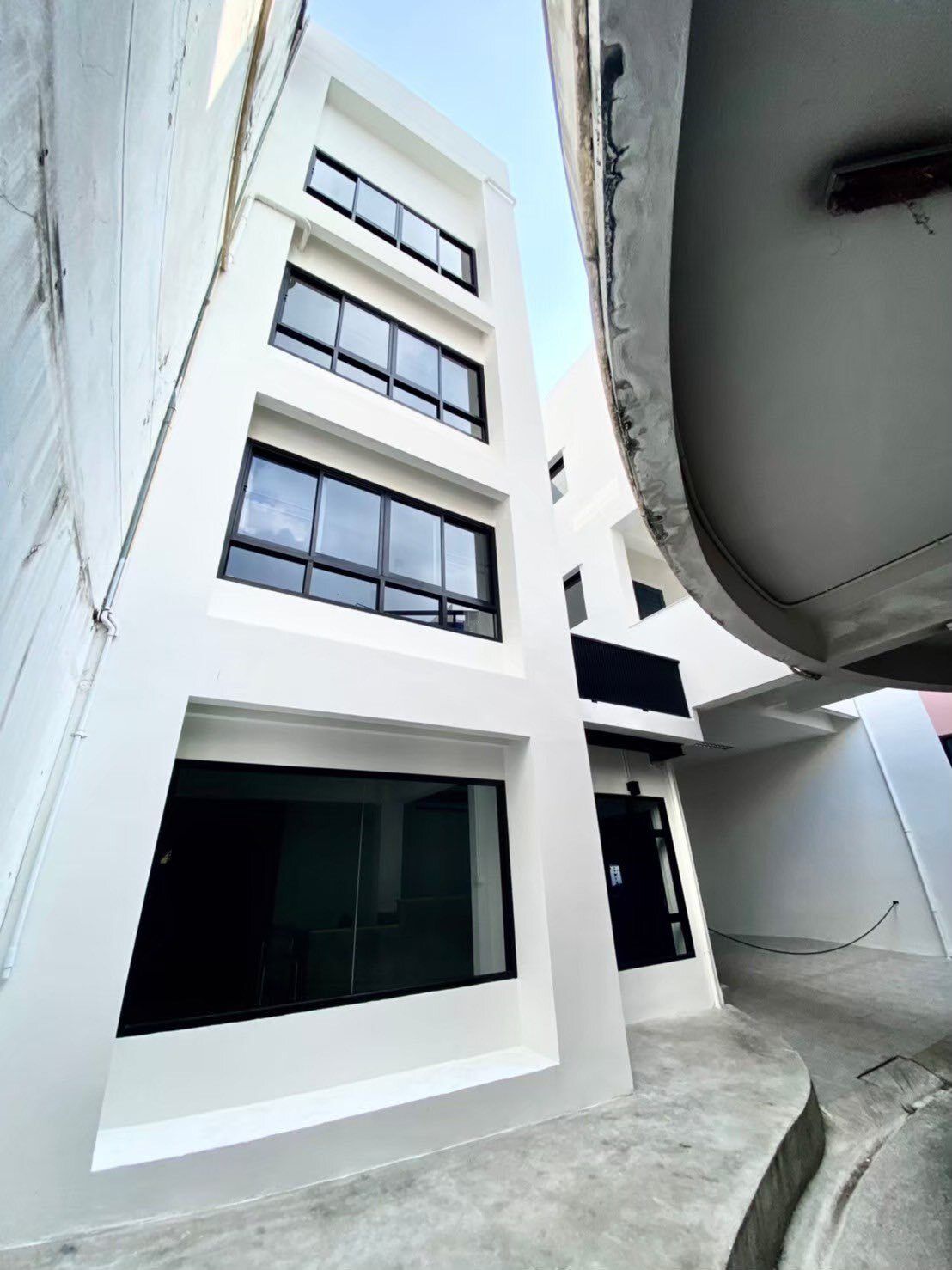 7 Bedroom Townhouse for Sale in Bang Chak, Bangkok for ฿15,000,000 | U5697509