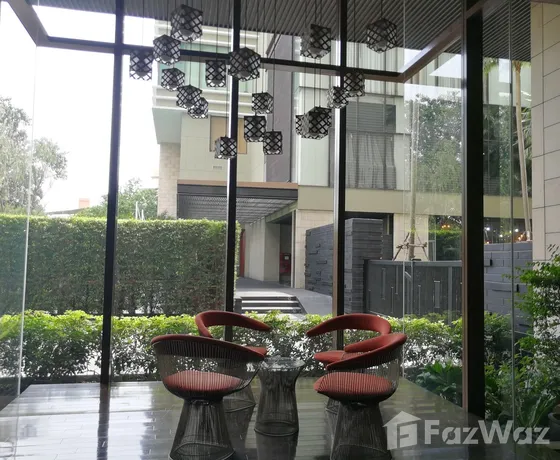 3 Bedroom Condo for Rent at The Emporio Place for ฿100,000/mo | U6250885
