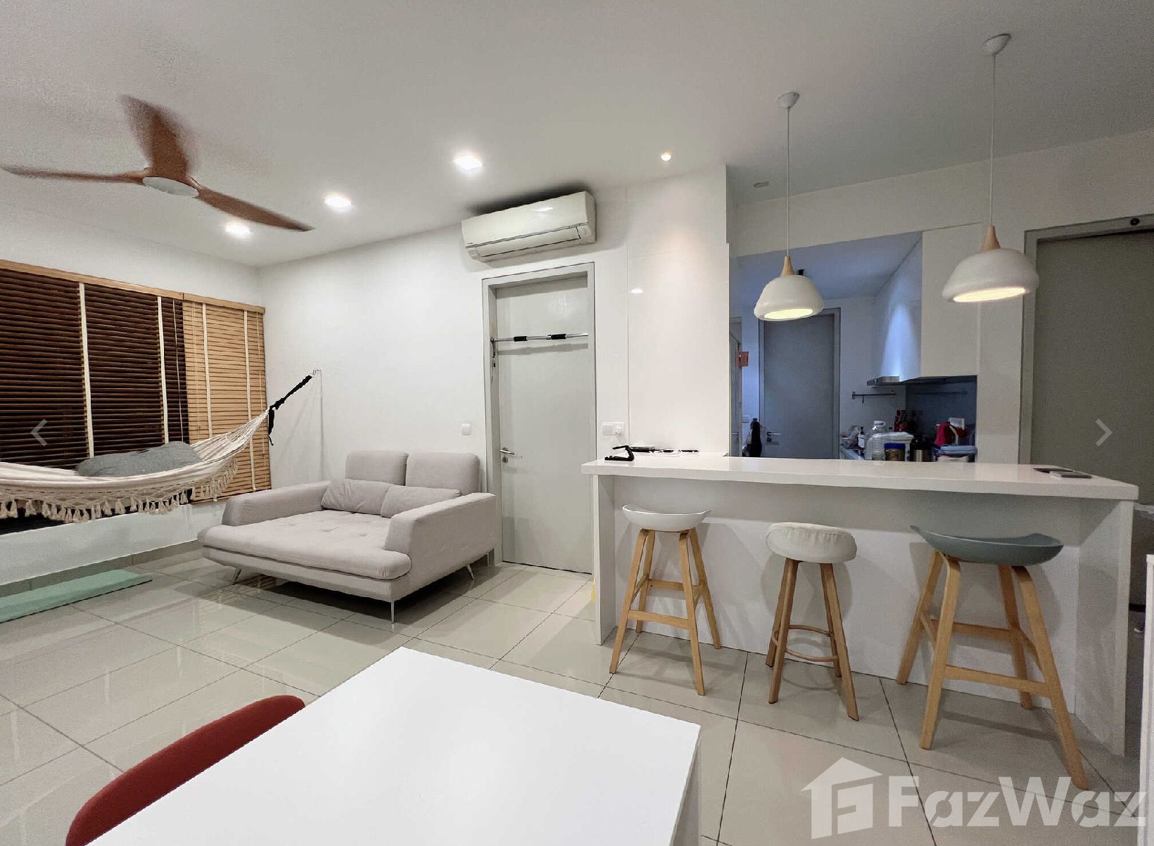 1 Bedroom Penthouse for Rent at Salcedo Square for ₱9,000/mo | U5650812