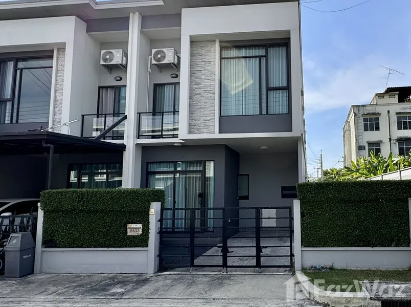 Houses with Gym for Sale in Bangkok