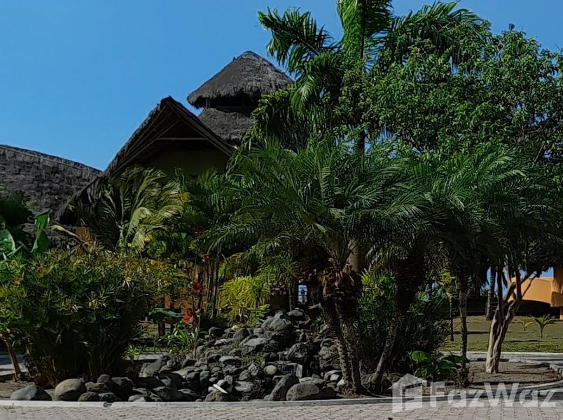 Retail spaces with Beachfront for Sale in Atacames, Esmeraldas