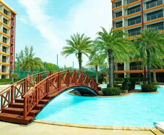 Studio Condominium à Vendre à 777 Beach Condo pour €20,600 | U5988451