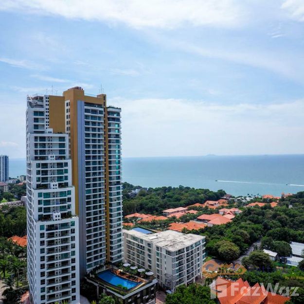 The Peak Towers - Condo in Pattaya | FazWaz