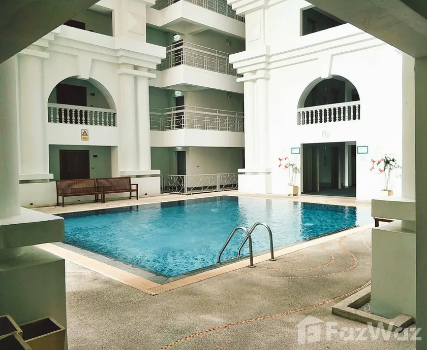 3 Bedroom Apartment for Rent at Royal Castle for ฿40,000/mo | U5961508
