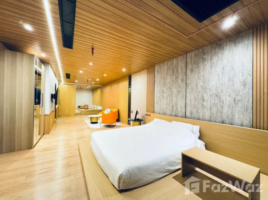 Apartments with River or Canal View for Rent in Bang Rak, Bangkok