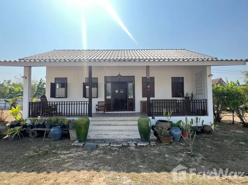 1 Bedroom Property for Rent in Mae Sot, Tak