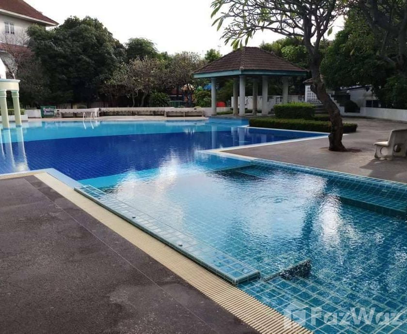 3 Bedroom Townhouse for Rent at Baan Mak Mai Watcharapol for ฿14,500/mo | U1899011